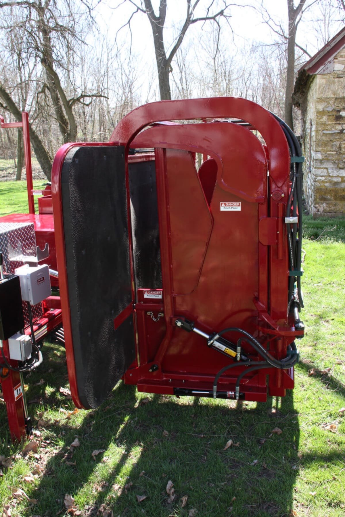 Home - Tuffy Tilt Hoof-Trimming Tables